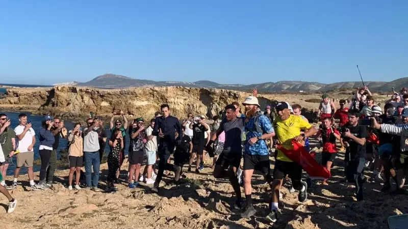 De Cape Town à Ras Enjla... Russell Cook relève le défi | Mosaique FM